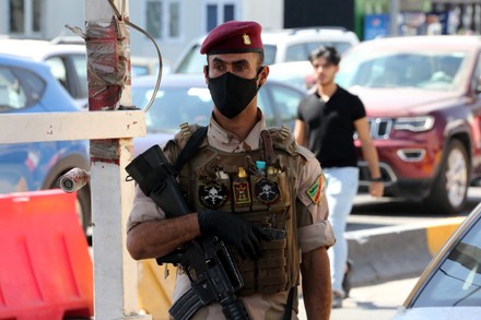 Iraqi Soldier Stands Guard Checkpoint Baghdads Editorial Stock Photo ...
