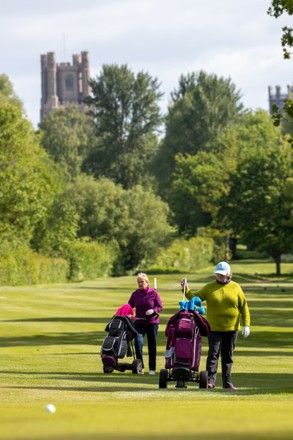 imágenes de Golfers back playing after lockdown, Cambridgeshire, UK ...