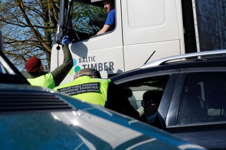 imágenes de Reopening of borders between Baltic neighbour countries ...