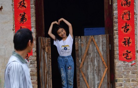 Pan Yuxin Daughter Pan Wenming Gestures Editorial Stock Photo - Stock ...