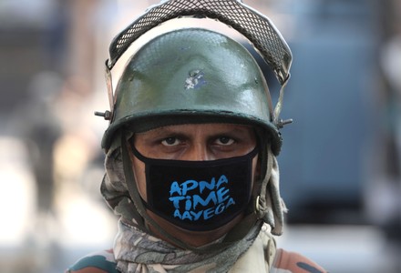 Indian Paramilitary Soldier Wears Mask Featuring Editorial Stock Photo ...