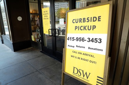 Sign Curbside Pickup Sits Outside Dsw Editorial Stock Photo - Stock ...