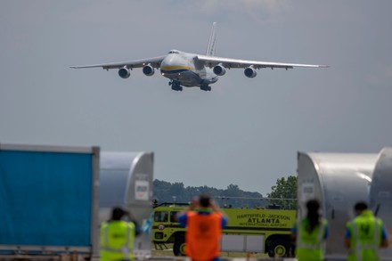 Ramp Workers Watch Antonov An124 Cargo Editorial Stock Photo - Stock ...