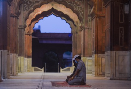 Men Offering Namaz Evening Jama Masjid Editorial Stock Photo - Stock ...