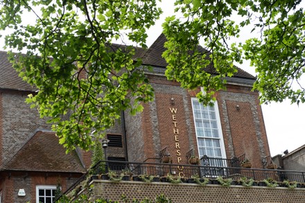 Wetherspoons King Castle Pub Windsor Berkshire Editorial Stock Photo ...