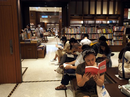 New 24-hour bookstore opens in Taipei, Taiwan - 31 May 2020 Stock ...