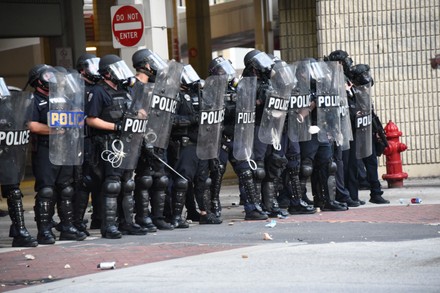 Sheriffs Police Line Hundreds People Gather Editorial Stock Photo ...