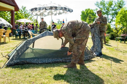 Us Army Soldiers Set Tent During Editorial Stock Photo - Stock Image ...