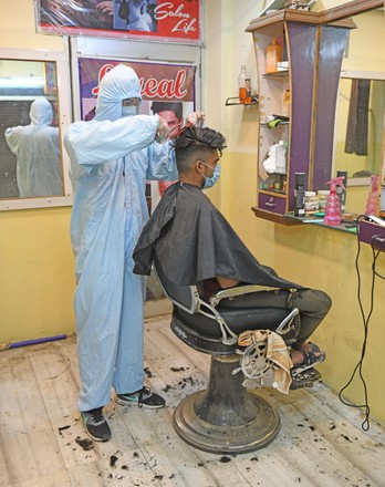 Barber Wearing Personal Protective Equipment Ppe Editorial Stock Photo ...