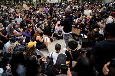 Protester Talks Crowd Gathered Front Los Editorial Stock Photo - Stock ...