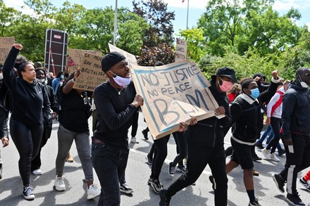 Thousand People Gathered Pacifist Demonstration Following Editorial ...