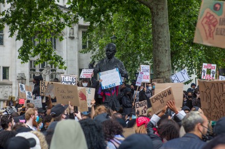 Statue Nelson Mandela Protesters Holding Placards Editorial Stock Photo ...