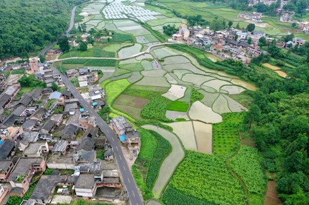20 Aerial view of outskirts of a town Stock Pictures, Editorial Images ...