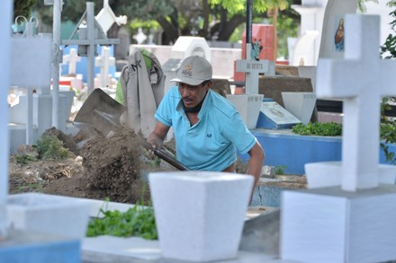 Cemetery Workers San Nicolas Tolentino Civil Editorial Stock Photo ...