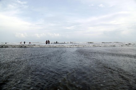 Visitors Rakhine People Enjoy Beach Sittwe Editorial Stock Photo ...