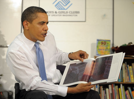 President Barack Obama Reading Polar Express Editorial Stock Photo ...