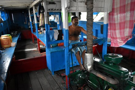Dilip Dutta Engine Operator Operate Engine Editorial Stock Photo ...