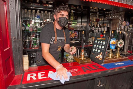 Lockdown pub opening, Chislehurst, South East London, UK - 03 Jul 2020 ...