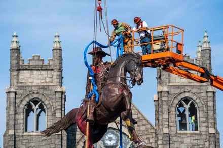 Workers Remove Statue Confederate General Jeb Editorial Stock Photo ...