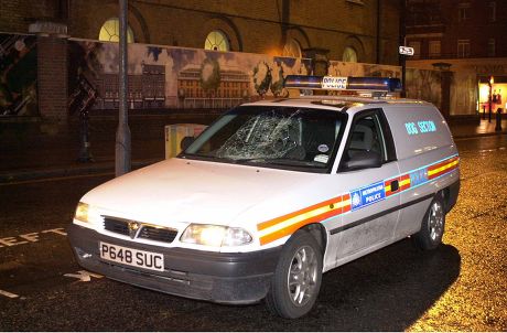 Smashed Windscreen Police Vana Metropolitan Police Editorial Stock ...