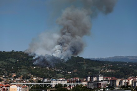 Large Plume Smoke Billows Forest Fire Editorial Stock Photo - Stock ...