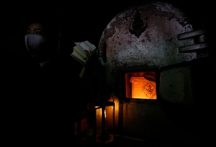 Cremation Late Thai Serial Killer Si Editorial Stock Photo - Stock ...