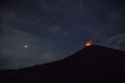 Mount Pacaya Volcano Expels Lava Photo Editorial Stock Photo - Stock ...