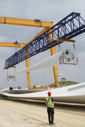 Worker Operates Gantry Crane Lift Wind Editorial Stock Photo - Stock ...