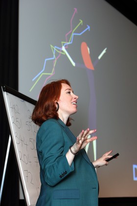 Dr Hannah Fry Mathematician Tv Presenter - Foto de stock de contenido ...