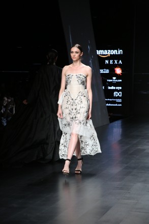 Models Walk On Ramp Presenting Collection Editorial Stock Photo - Stock ...