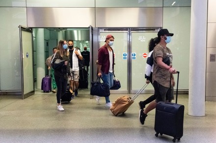 Eurostar Passengers Arrive St Pancras Train Editorial Stock Photo ...