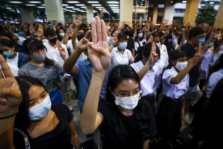 Students Prodemocracy Activists Flash Threefinger Salute Editorial ...