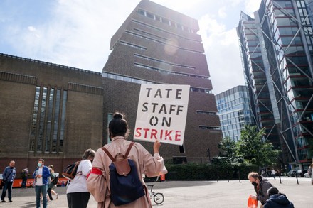 Fotos de stock de tate modern staff strike london (exclusivas ...