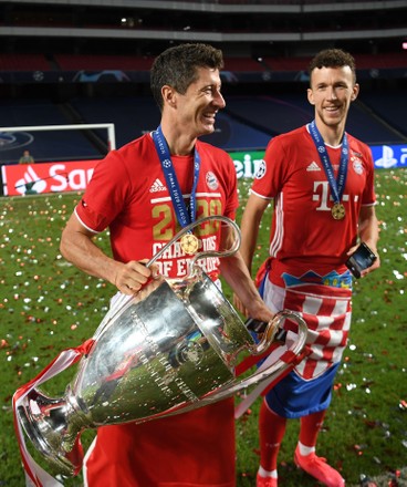 Robert Lewandowski Fc Bayern Munich Celebrates Editorial Stock Photo ...