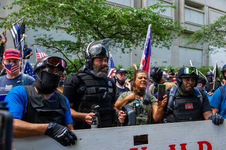 __COUNT__ Portland 'Back the Blue' protest, Portland, USA - 22 Aug 2020 ...