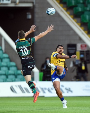 Josh Matavesi Bath Rugby Puts Boot Editorial Stock Photo - Stock Image ...