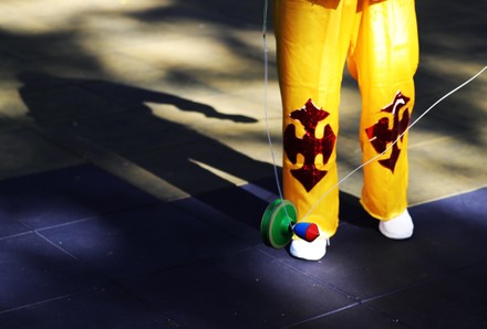 Dong Shulin Plays Diabolo Wukesong Diabolo Editorial Stock Photo ...