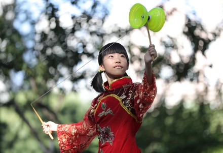 Dong Yutong Plays Diabolo Wukesong Diabolo Editorial Stock Photo ...