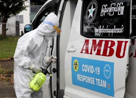 Volunteer Wearing Personal Protective Equipment Ppe Editorial Stock ...