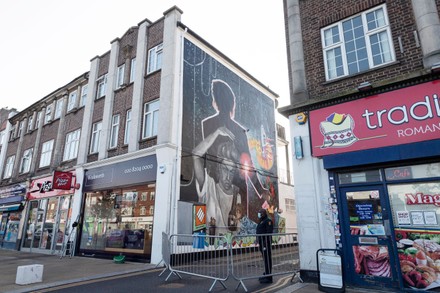 george michael mural unveiled kingsbury london Stock Photos (Exclusive ...