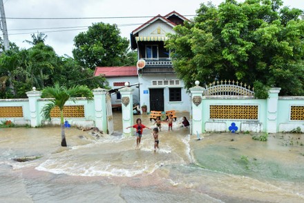 Children Play Flood Waters Pursat Town Editorial Stock Photo - Stock ...