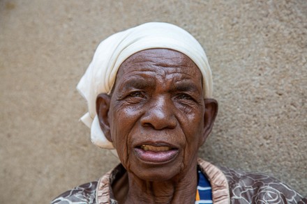 Mandifusa Denhere 82 Poses Portrait Picture Editorial Stock Photo ...