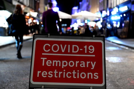 10pm Curfew, London, UK - 1 Oct 2020 Stock Pictures, Editorial Images ...