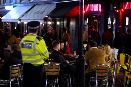 10pm Curfew, London, UK - 1 Oct 2020 Stock Pictures, Editorial Images ...