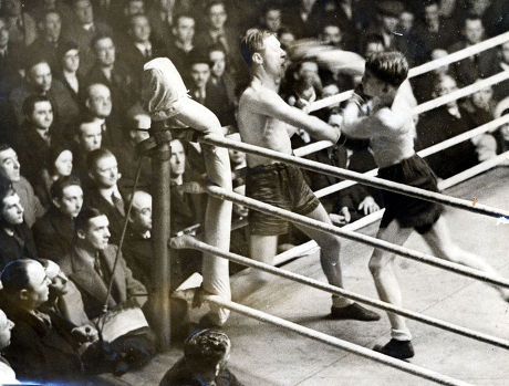 42 Fighting in 1930 Stock Pictures, Editorial Images and Stock Photos ...