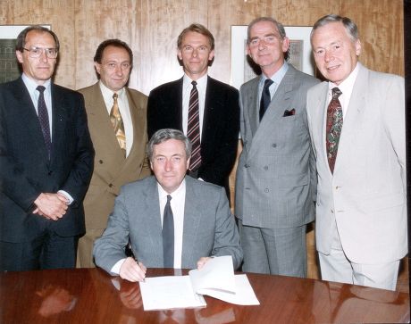Sir David English Signing Teletext Deal Editorial Stock Photo - Stock ...