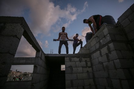 Palestinian Bodybuilders Work Out On Rooftop Editorial Stock Photo ...