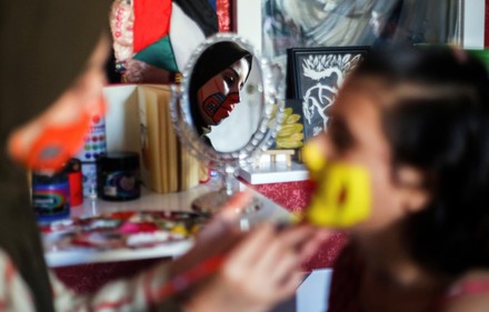 __COUNT__ Palestian Mask Painting, Gaza Strip, Palestine - 05 Oct 2020 ...