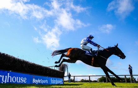 Adare Manor Opportunity Handicap Steeplechase Simon Editorial Stock ...