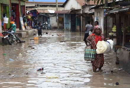 Woman Carries Her Belongings Along Flooded Editorial Stock Photo ...